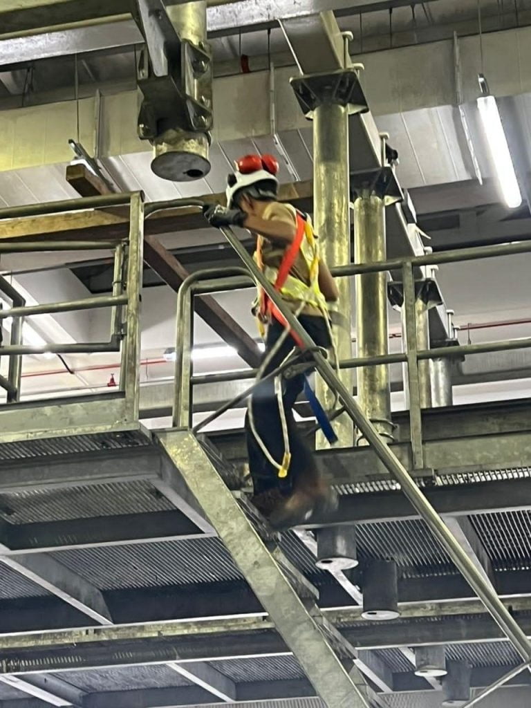 Working at Heights HRD Certified Safety Training - Leading Quantum ...